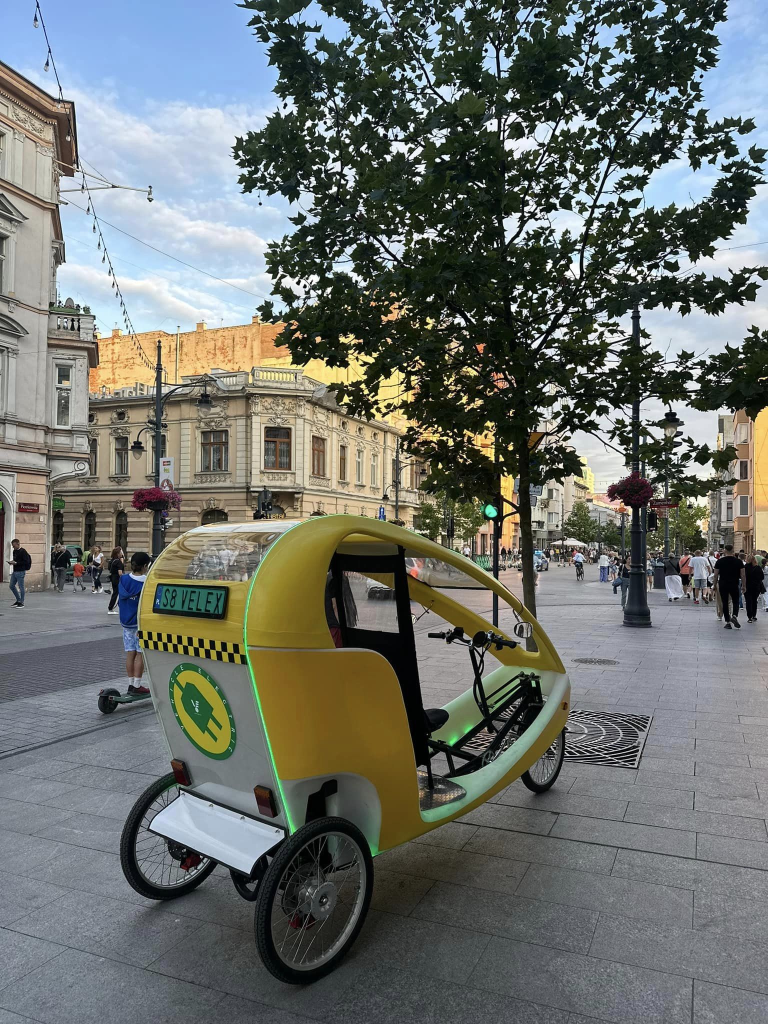 Pojazd typu riksza VELEX trike TAXI - VELEX